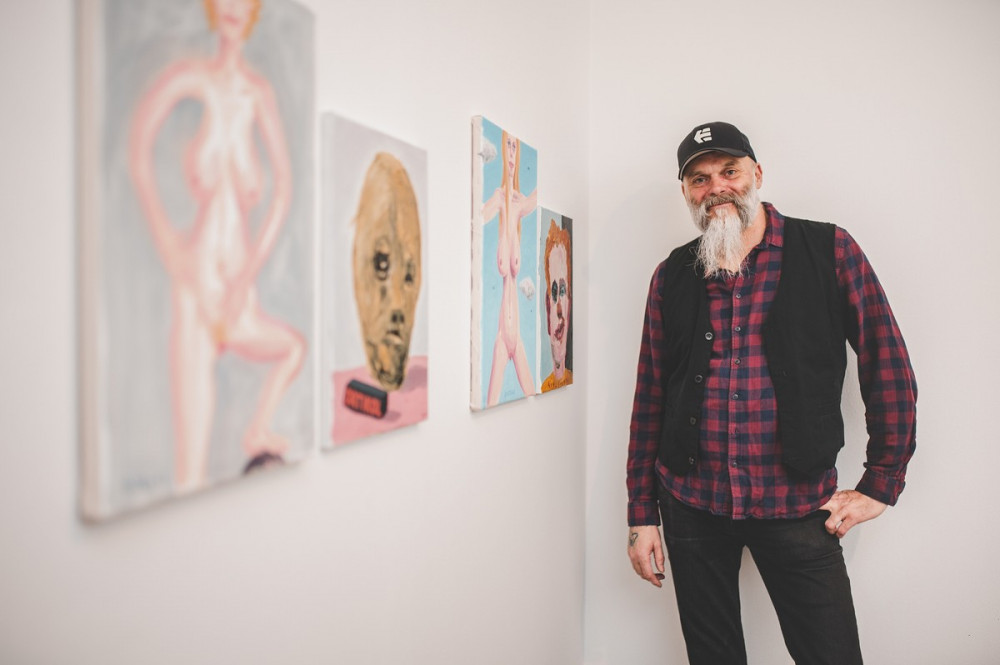 VIDEO: Malíř Roman Franta pořádá Front Porch Music Fest. Poprvé v České ...