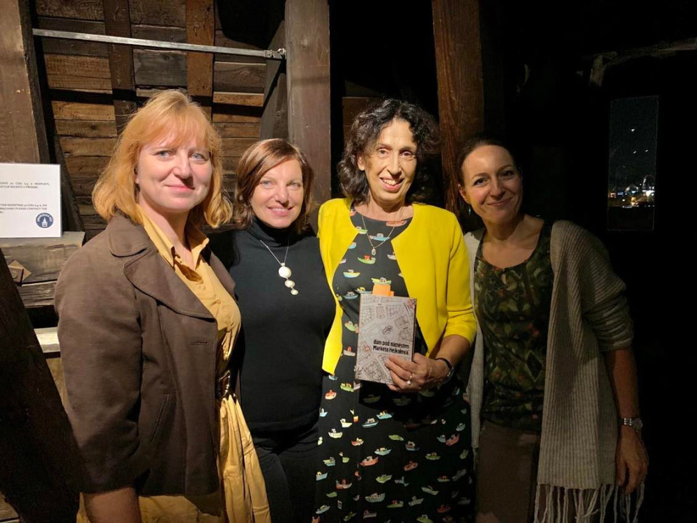 Markéta Hejkalová pokřtila v Jindřišské věži nový román Dům pod náměstím