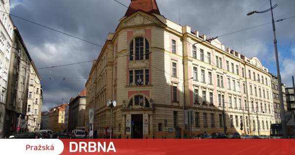 Praha 7 plánuje opravit školy a bytovku. Chce po magistrátu třicet milionů