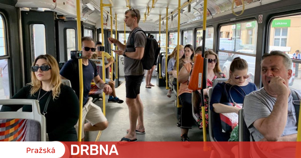 V tramvaji je smraďoch. Co teď?