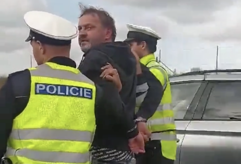 Zítka zadržela na dálnici policie, kvůli podezření ze zpronevěry ho ...