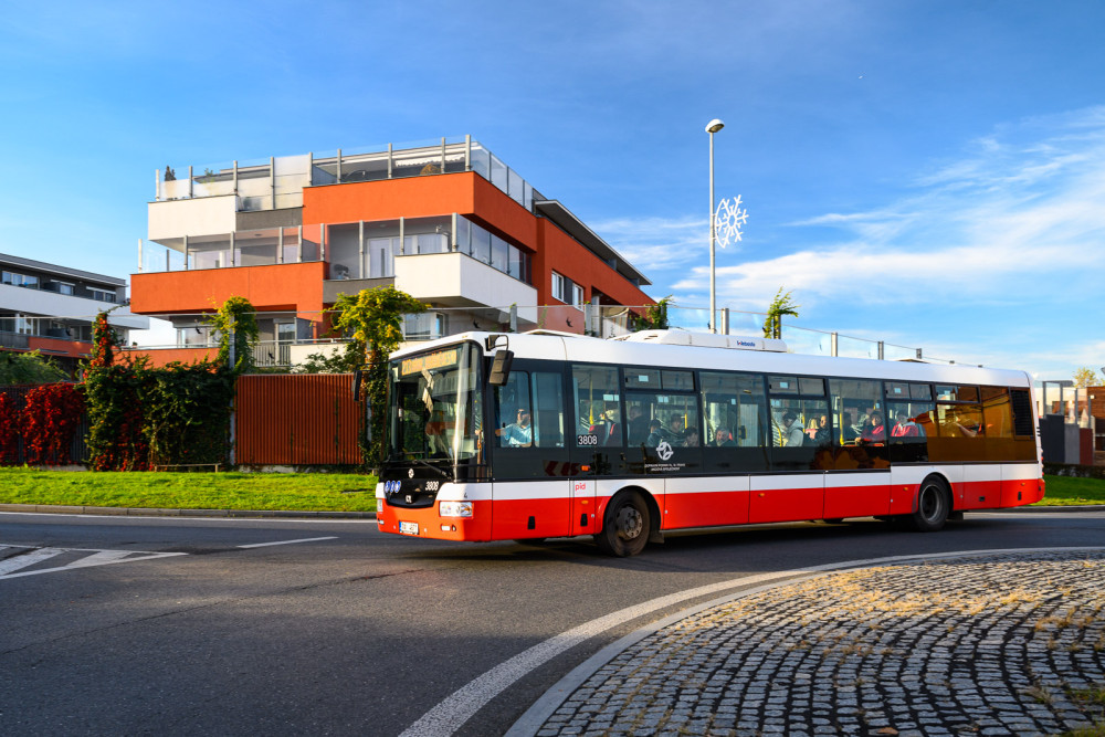 Upravené trasy autobusů a nová linka. Pražský dopravní podnik připravil ...