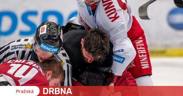 Kapitán Sparty Řepík dostal za faul na Hrehorčáka dvouzápasový trest