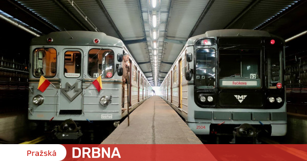 Metro slaví padesát let, dopravní podnik vypravil na linku C historické ...